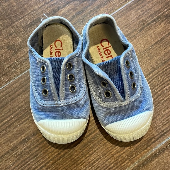 Cienta | Shoes | Adorable Cienta Light Blue Slip Ons Sz 2 Toddler Sz ...